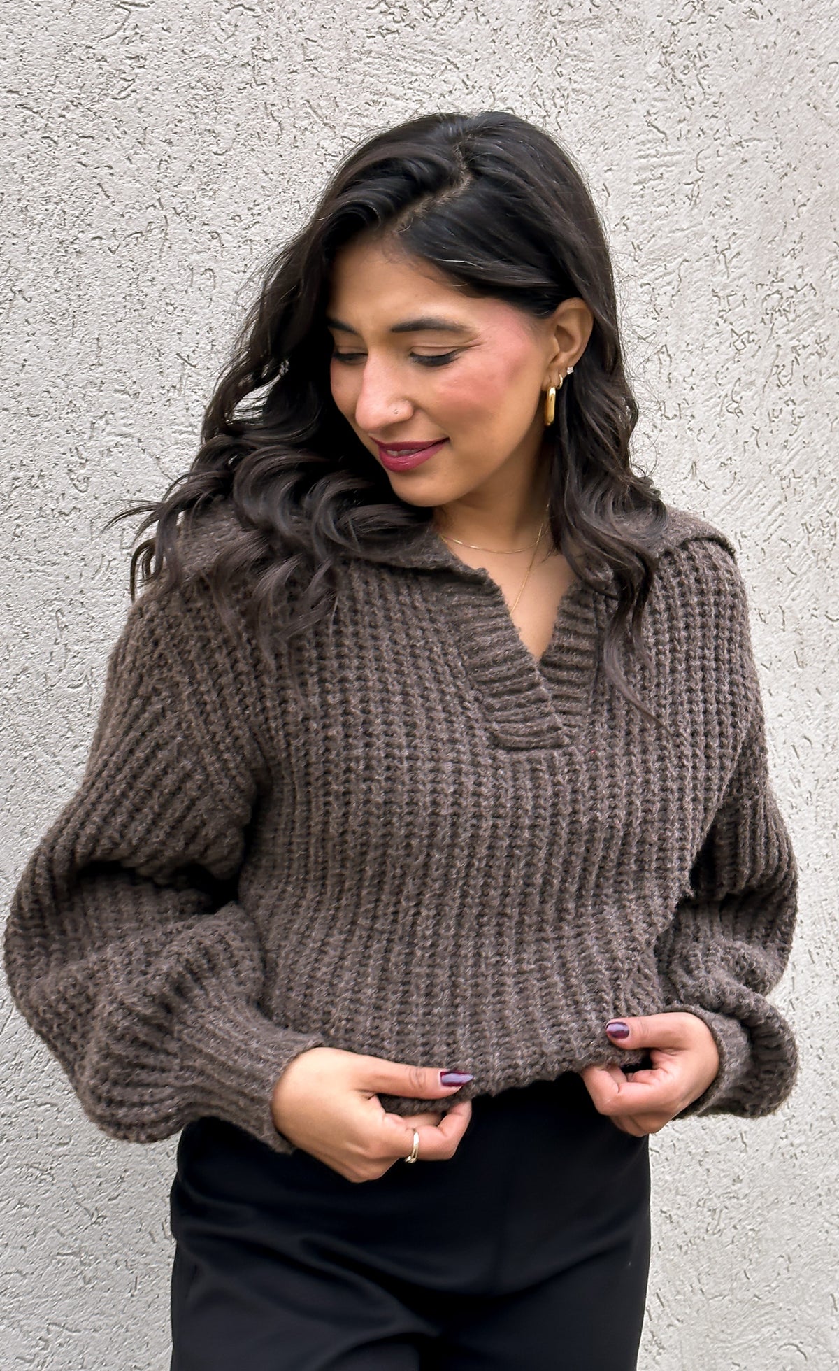 Material: 57% Polyester, 20% Acrylic, 15% Nylon Spread collar Model is ...